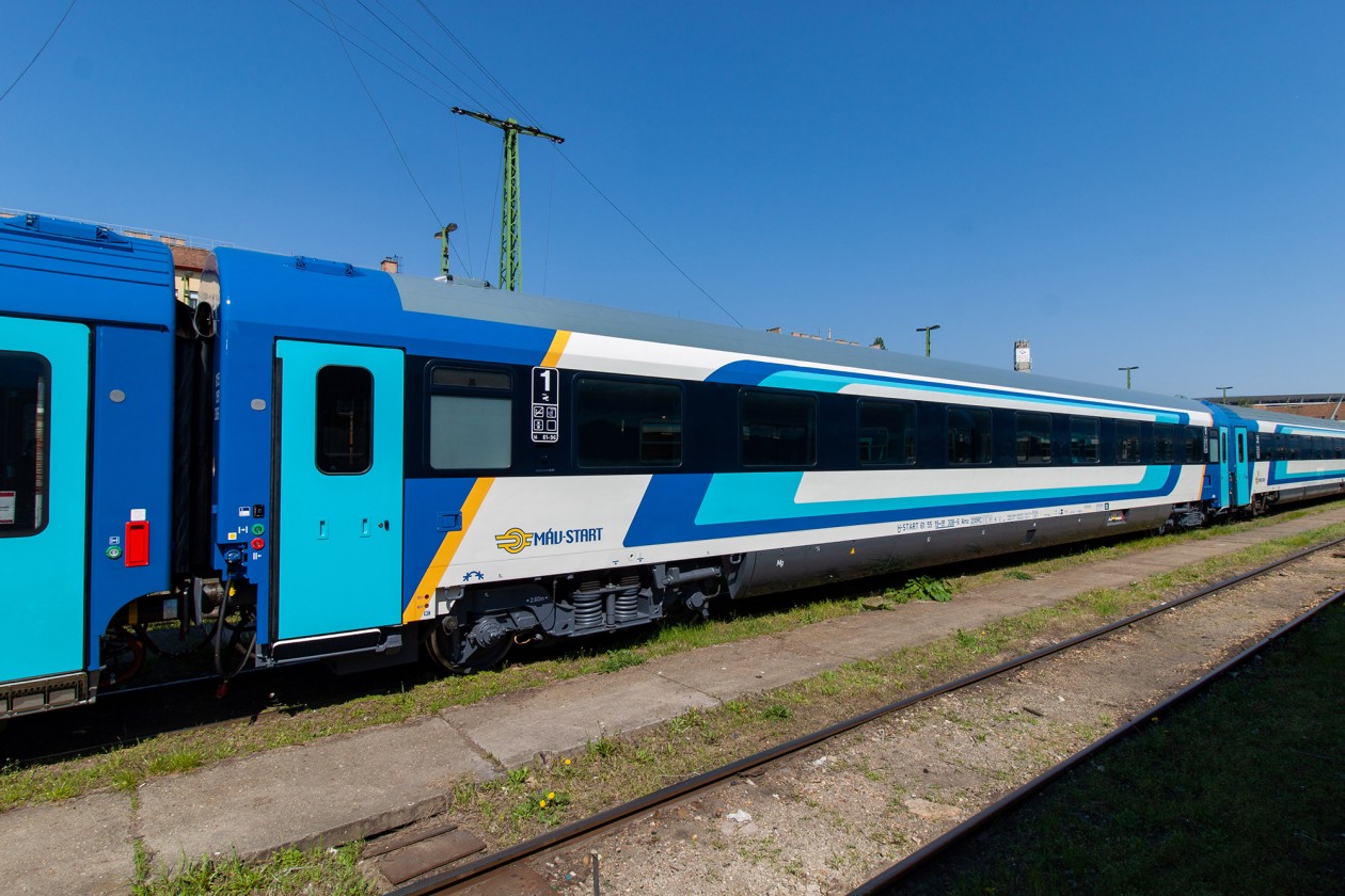 Folyamatosan újulnak meg a MÁV-START kocsijai | MÁV-csoport